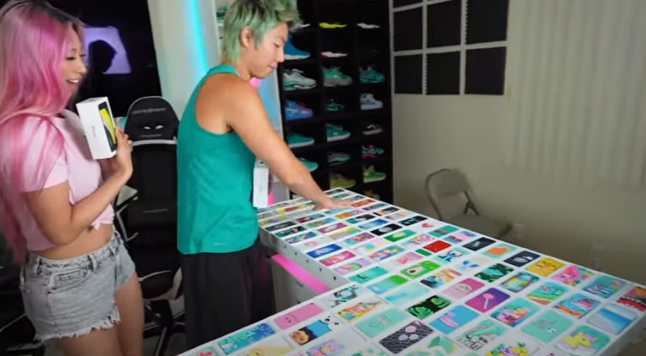 How to Host a YouTube Giveaway (3-step Process With Examples)